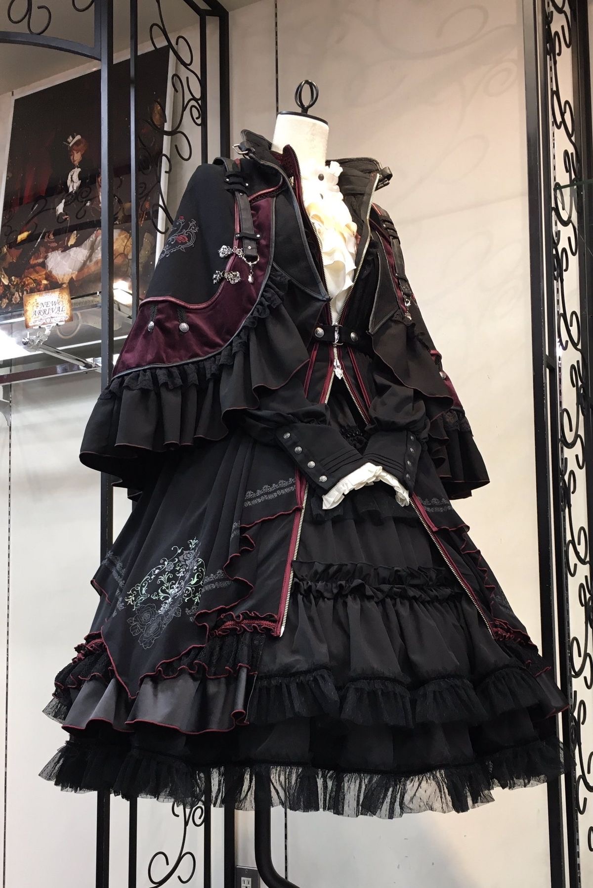 can someone draw hutao (or basically any pyro girl) in this fit ...