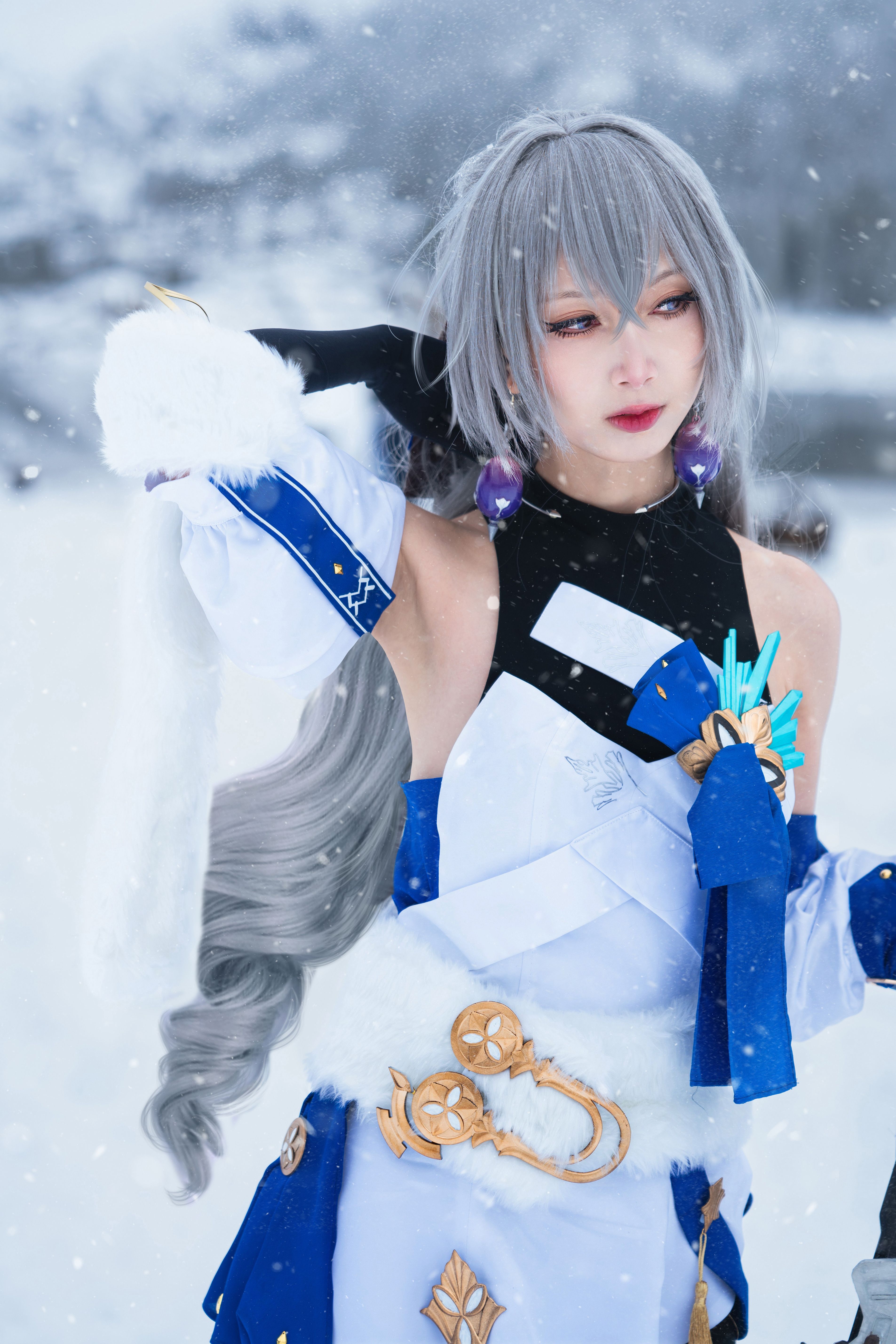 🔥 Beautifull and HOT (cold?) Bronya cosplay🔥 Honkai: Star Rail | HoYoLAB