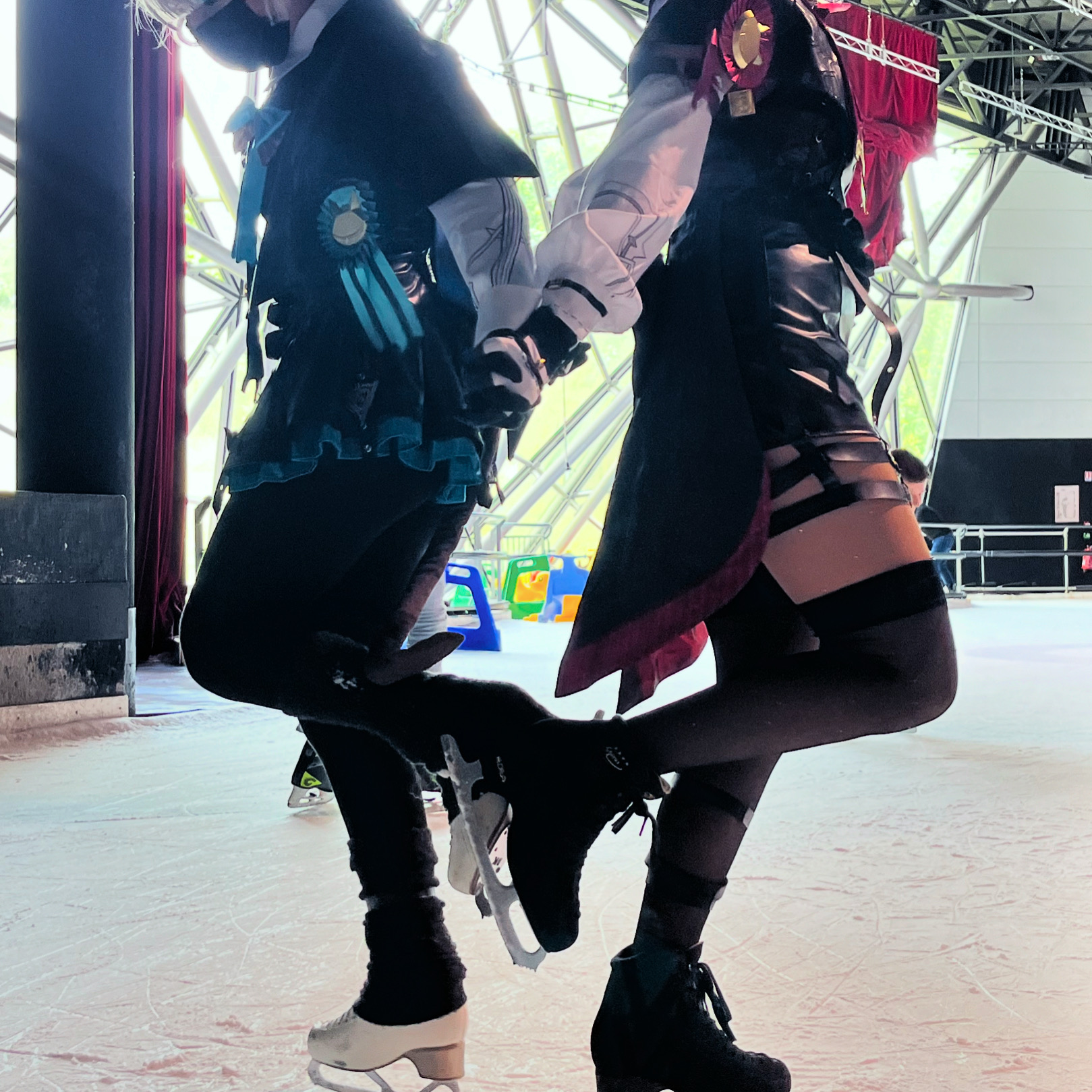 Lyney & Lynette on ice Genshin Impact | HoYoLAB