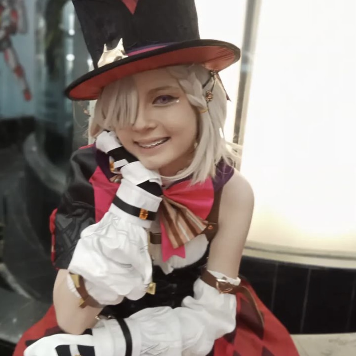 Lyney Cosplay!! Genshin Impact | HoYoLAB