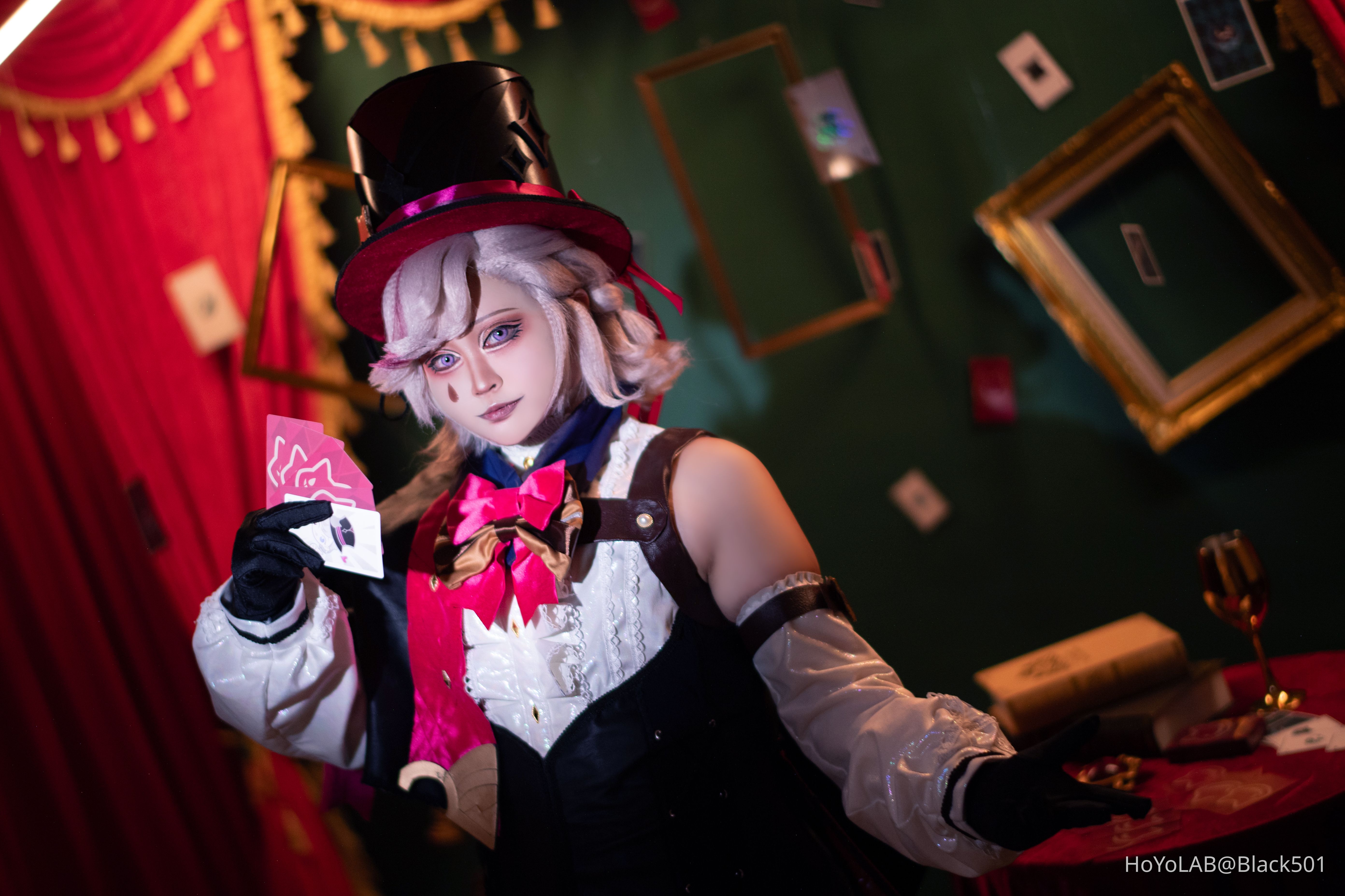 Lyney Cosplay Genshin Impact | HoYoLAB