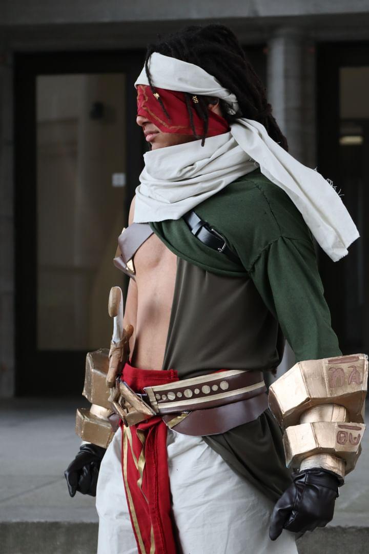 une première photo de mon cosplay d'érémite geo Genshin Impact | HoYoLAB