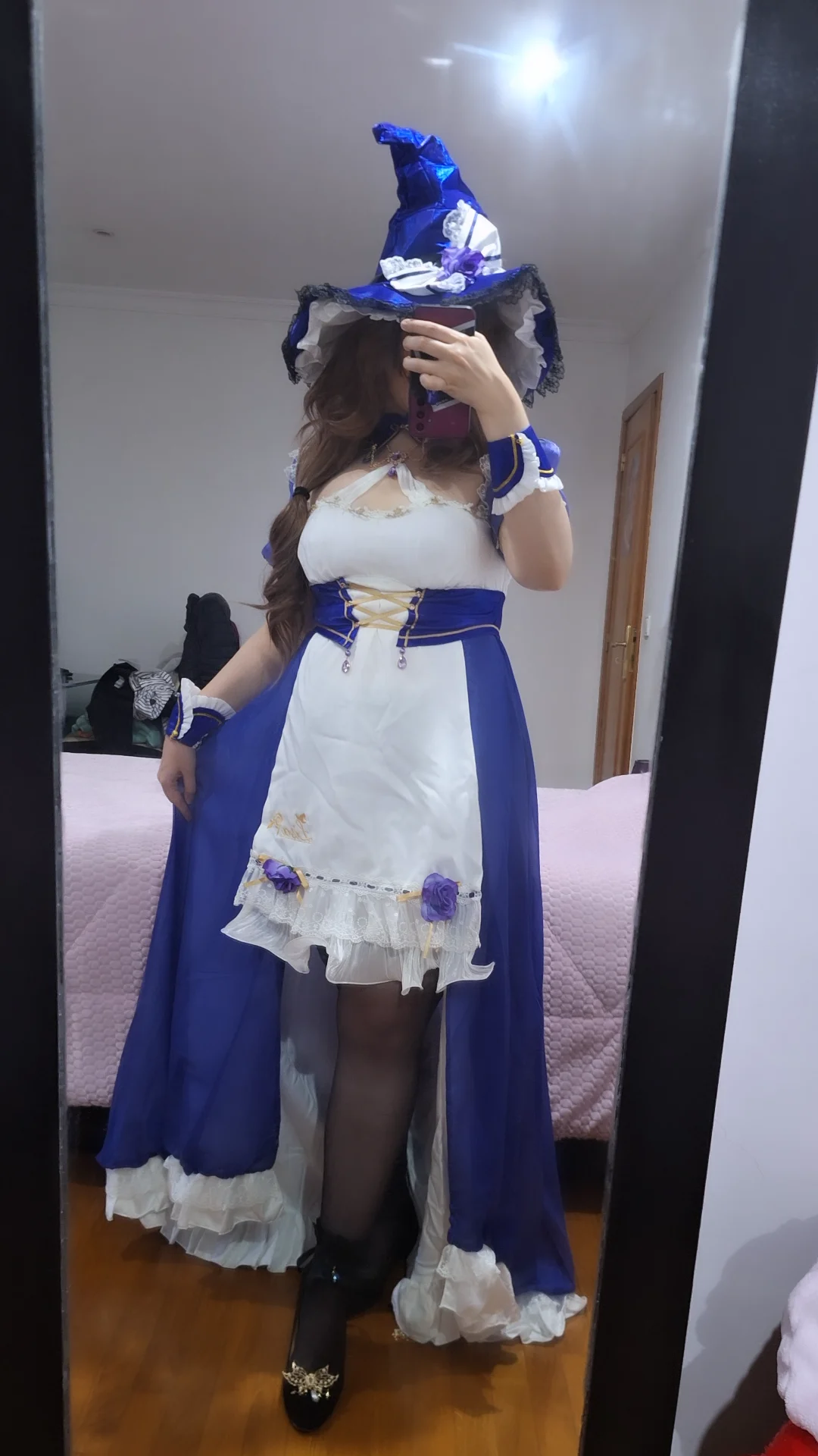 Maid Lisa Cosplay Genshin Impact | HoYoLAB