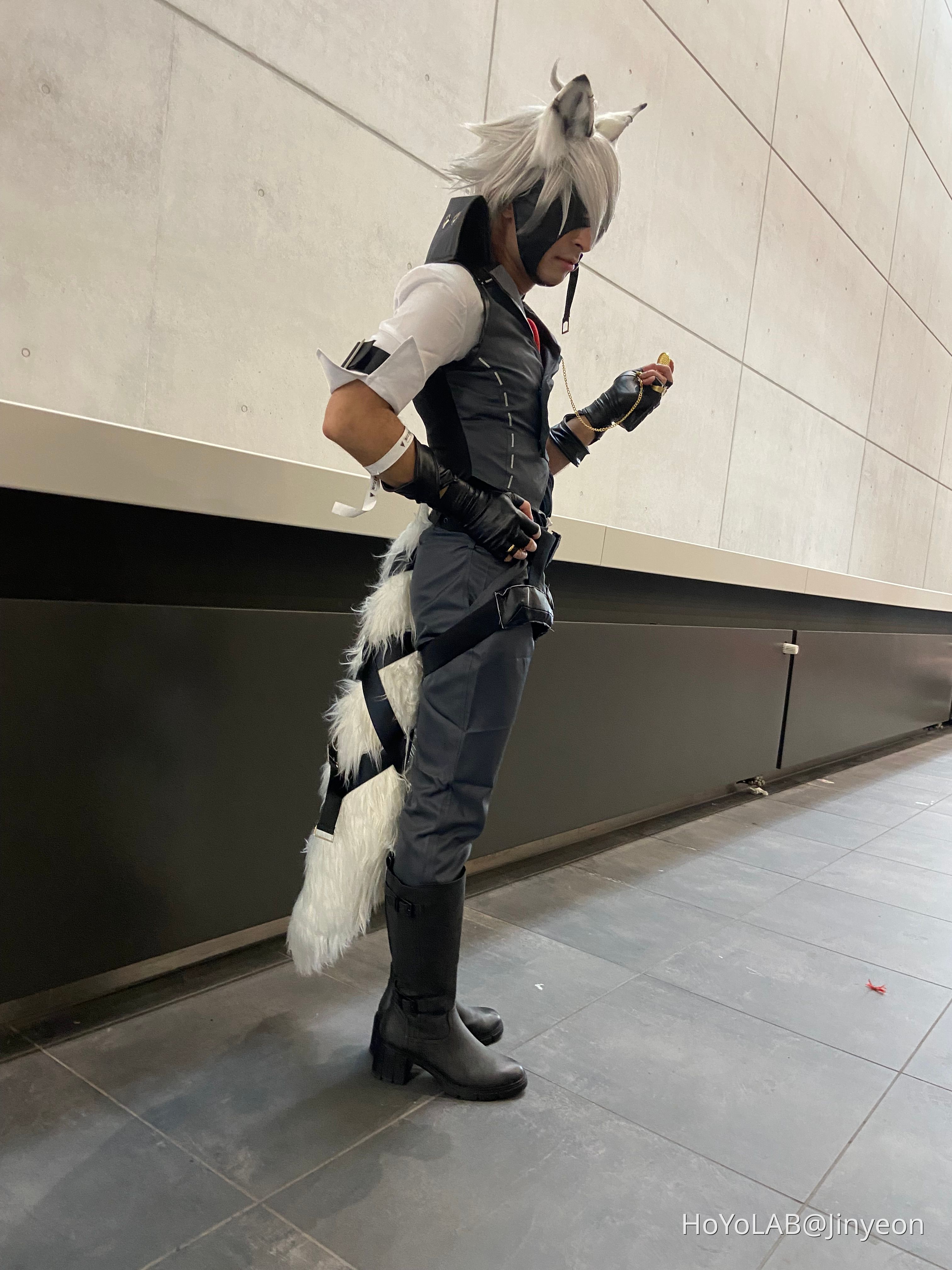 Von Lycaon Cosplay Zenless Zone Zero | HoYoLAB