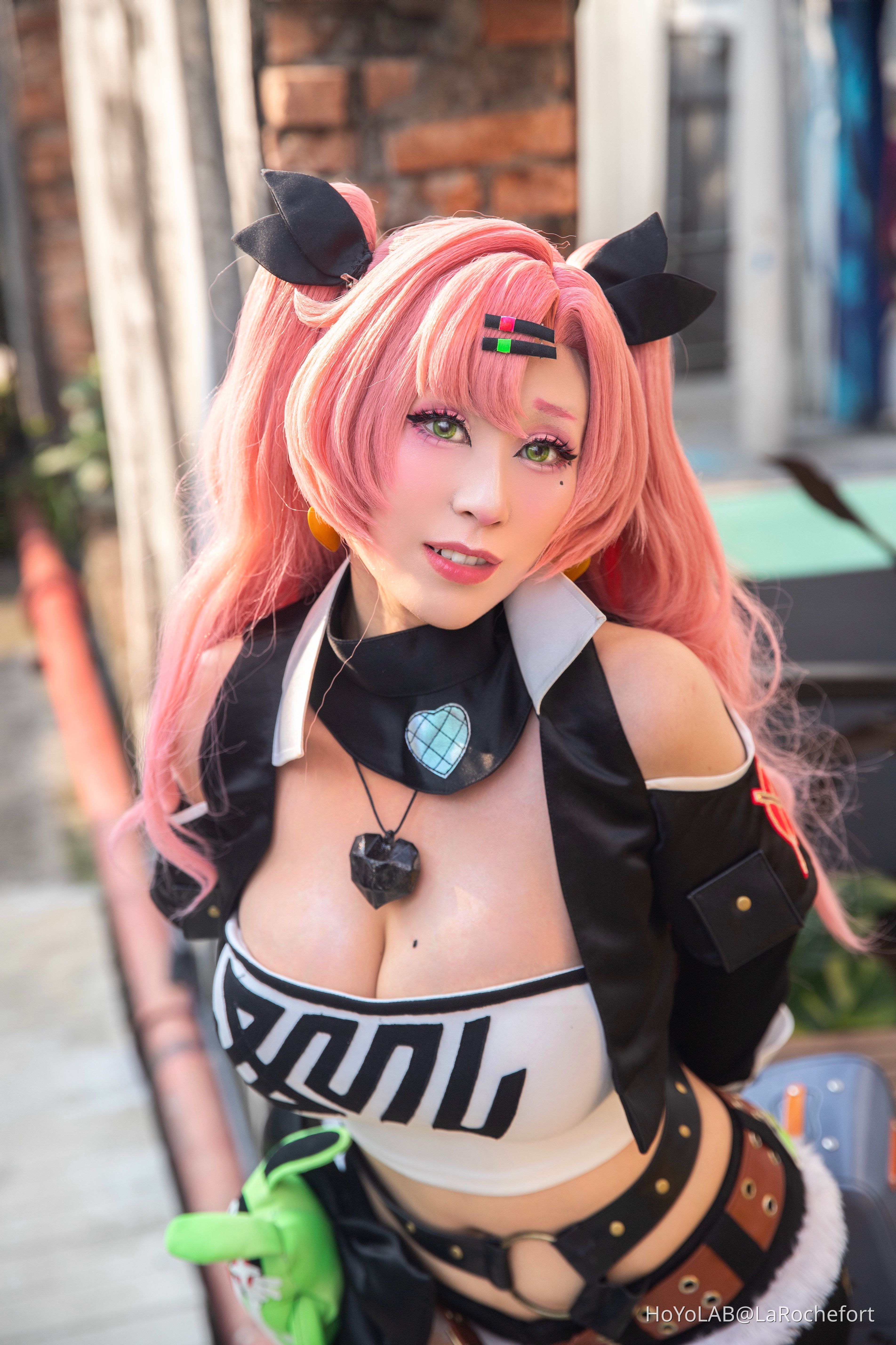 ZZZ Nicole cosplay🩷 Zenless Zone Zero | HoYoLAB