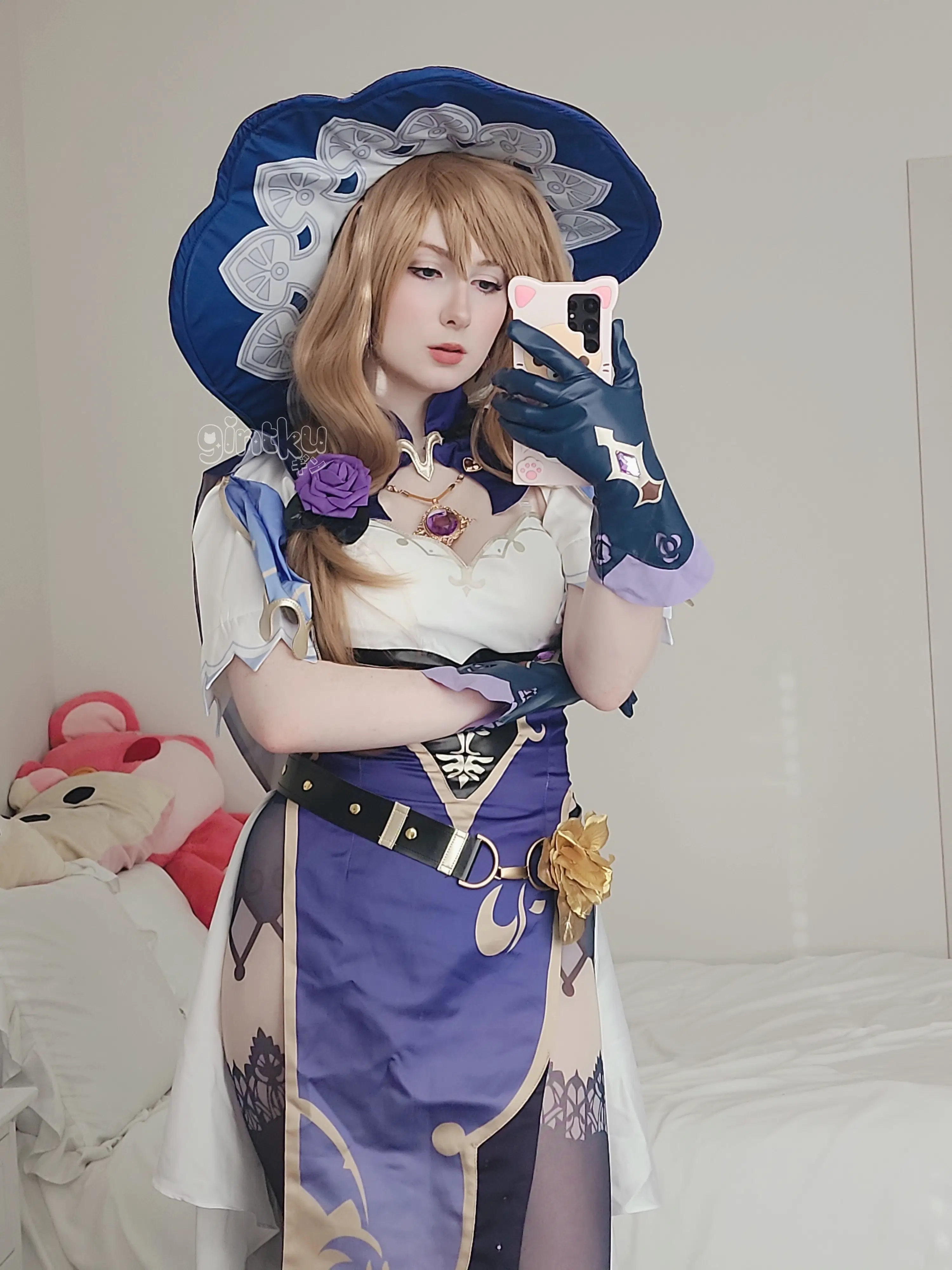 Lisa Cosplay 🖤 Genshin Impact | HoYoLAB