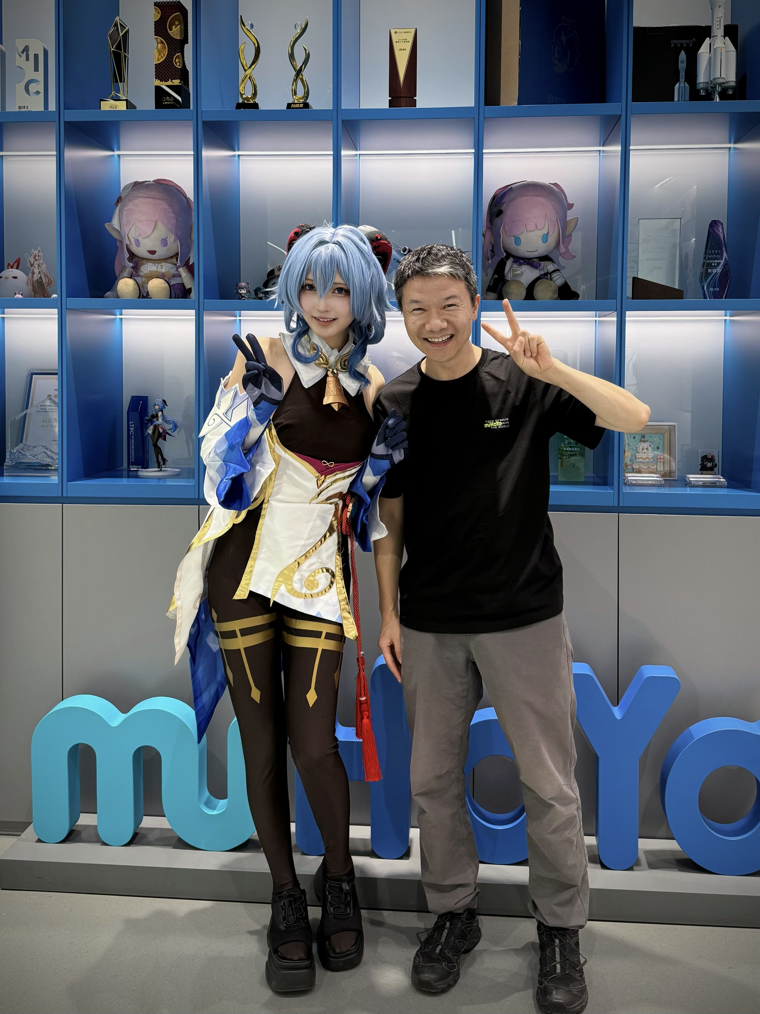 Ganyu with Hoyo Boss Da Wei (Coser : Chocolatcos 🇯🇵 ) Genshin Impact ...