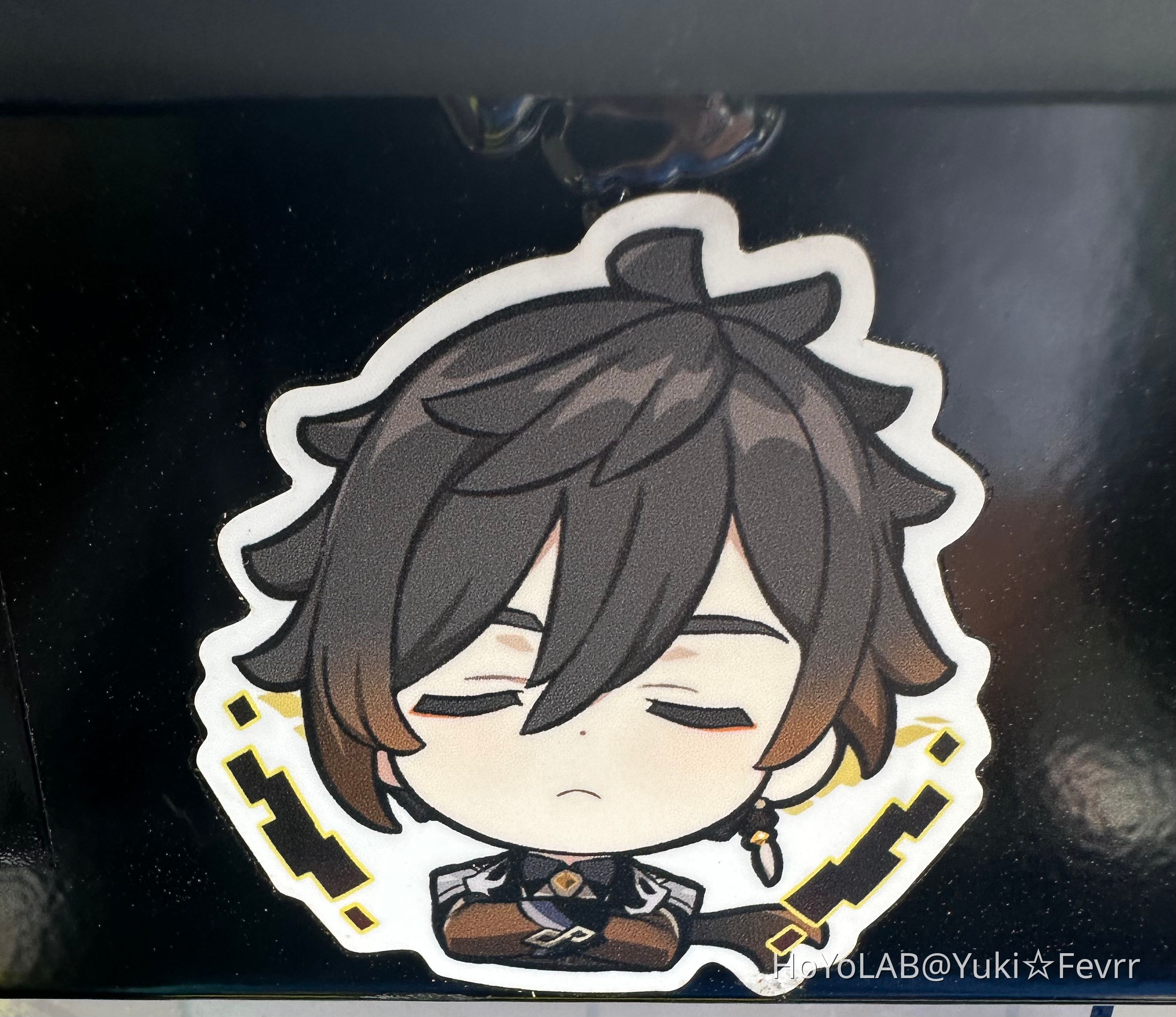 My father let me put a Zhongli sticker on his toolbox hehehehehe ...