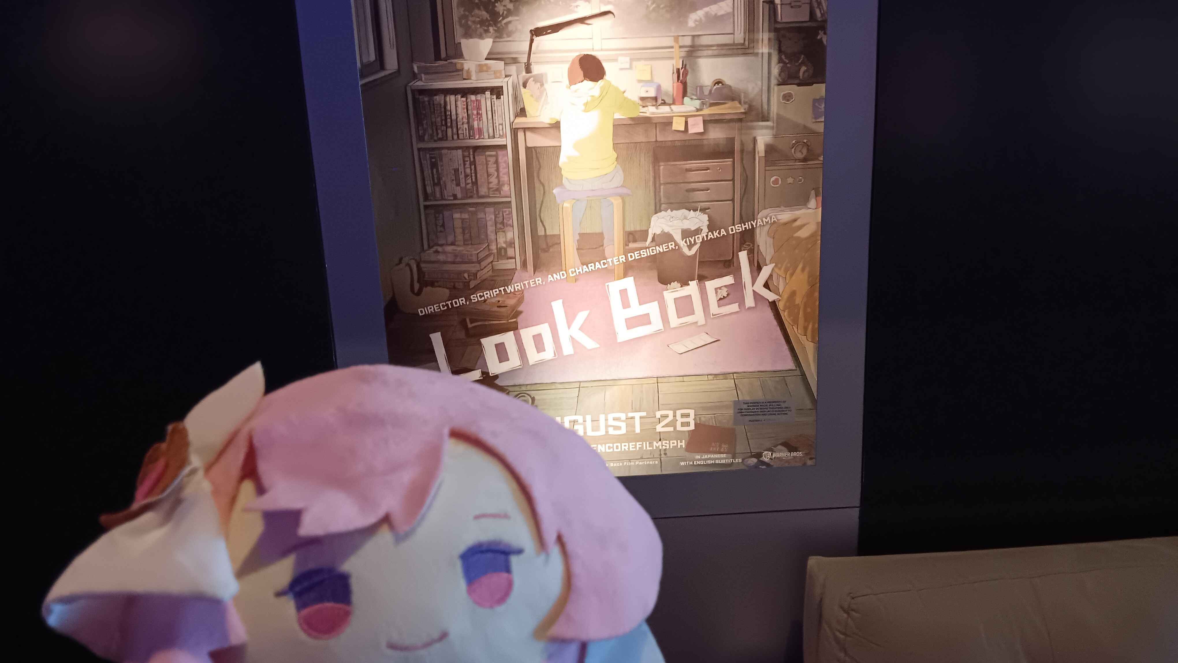 Day 55 of ely plush in wacky locations - watching peak with ely bean Honkai Impact 3rd | HoYoLAB