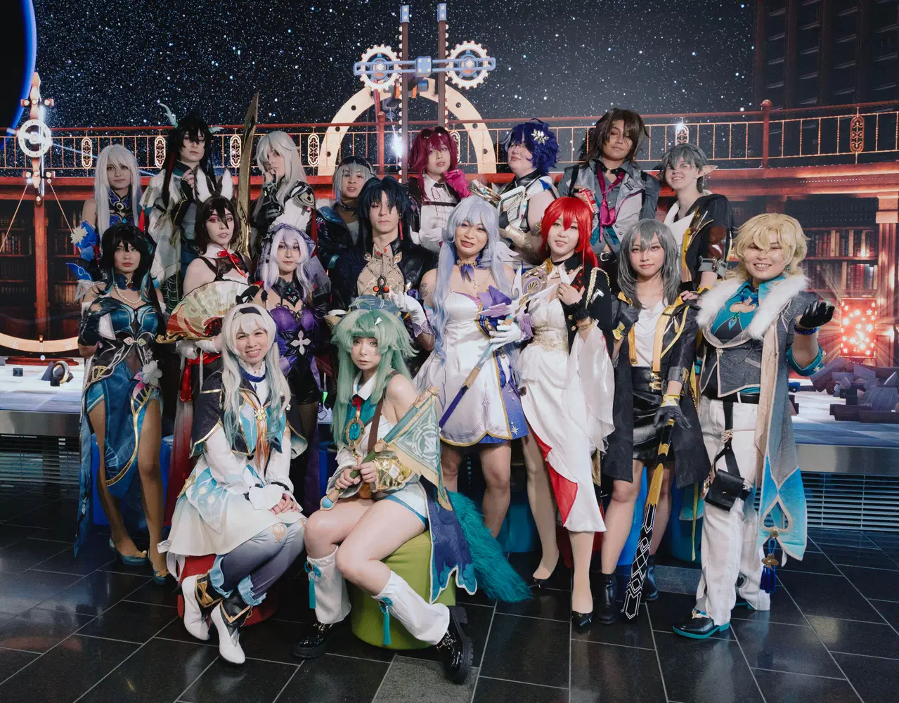 8 cosplayers