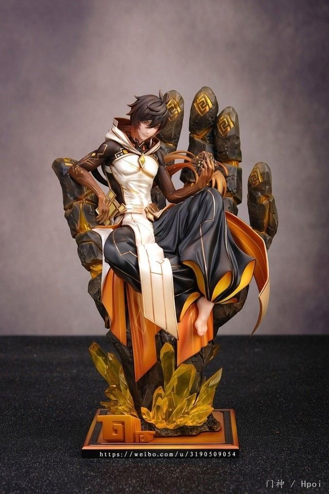Zhongli:Childe buy this figurine for me. Childe:(why it's so expensive ...