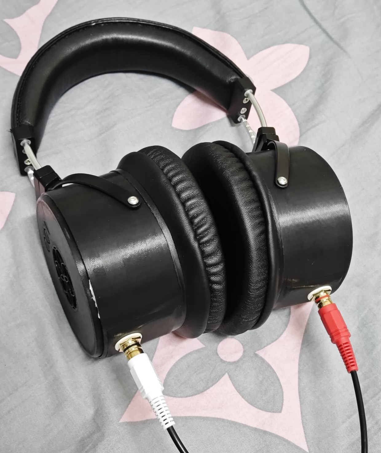 My friend's FYP on his extreme passion on headphones | HoYoLAB