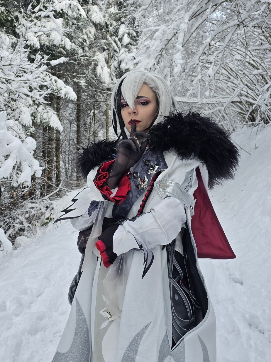 Arlecchino Cosplay - Winter Edition Genshin Impact | HoYoLAB