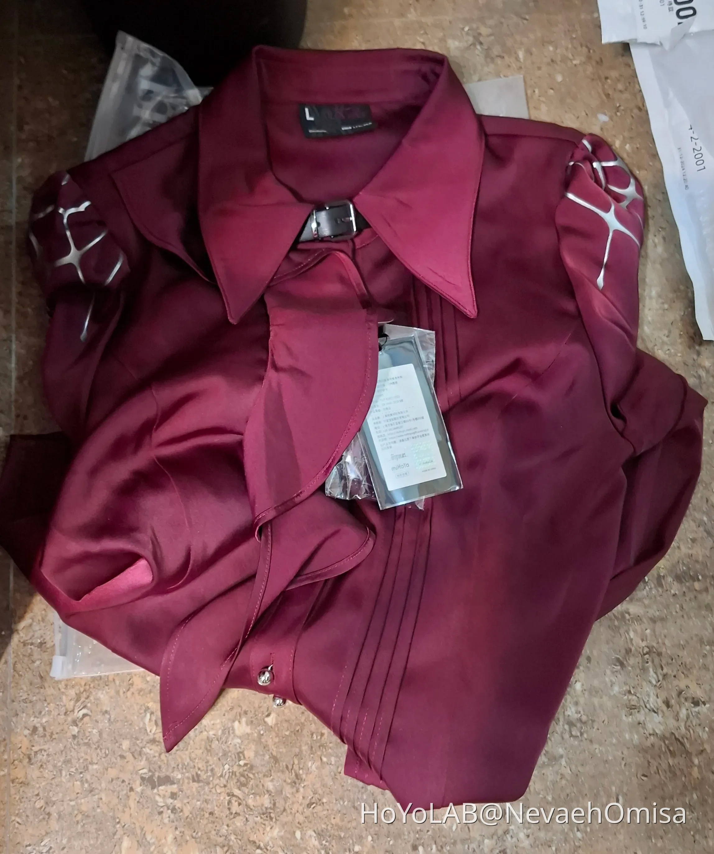 My partner's Kafka's themed outfit arrived at my home Honkai: Star Rail ...