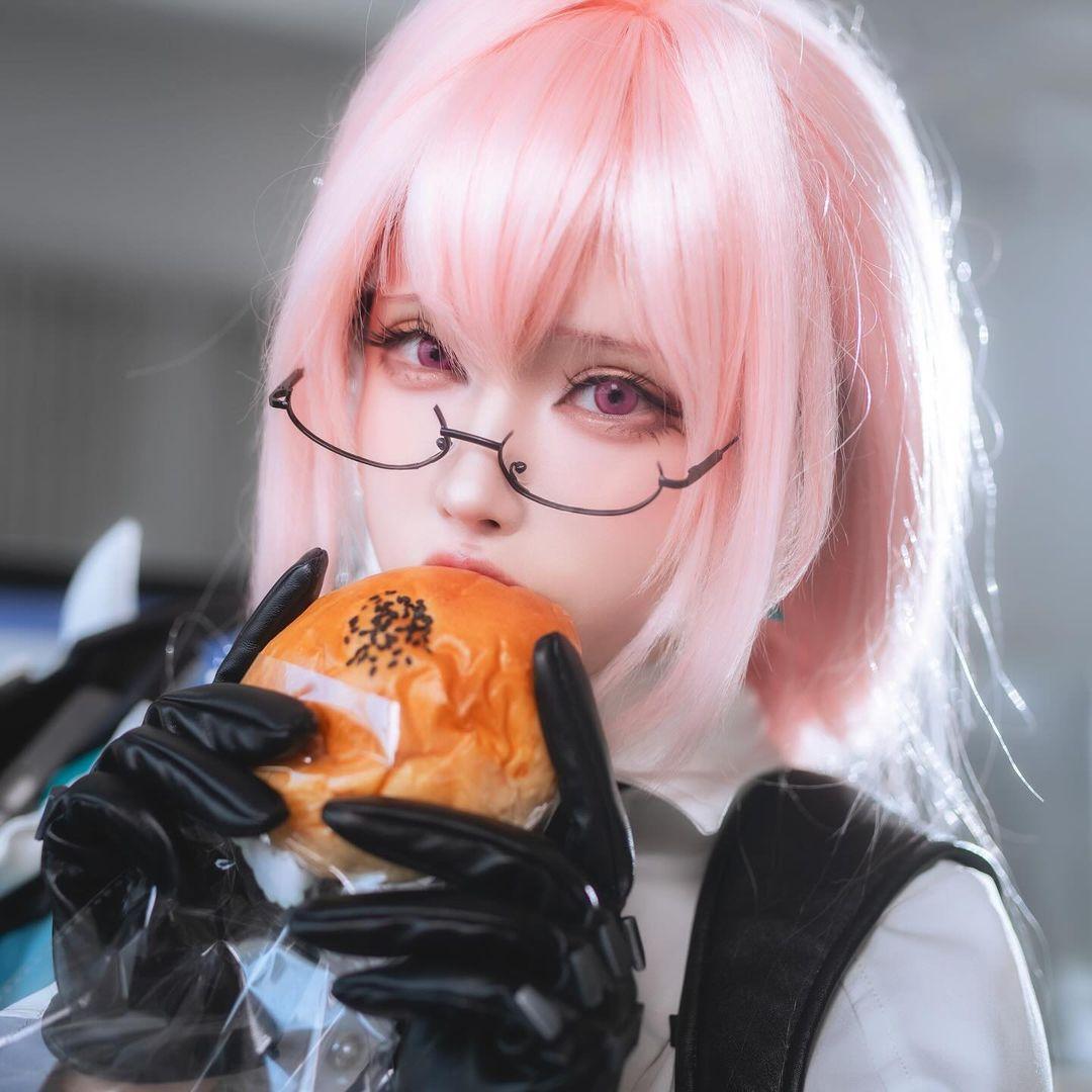 More Yanagi (Coser : Eroko Chiba - 工口娘千葉 🇨🇳 ) Zenless Zone Zero | HoYoLAB