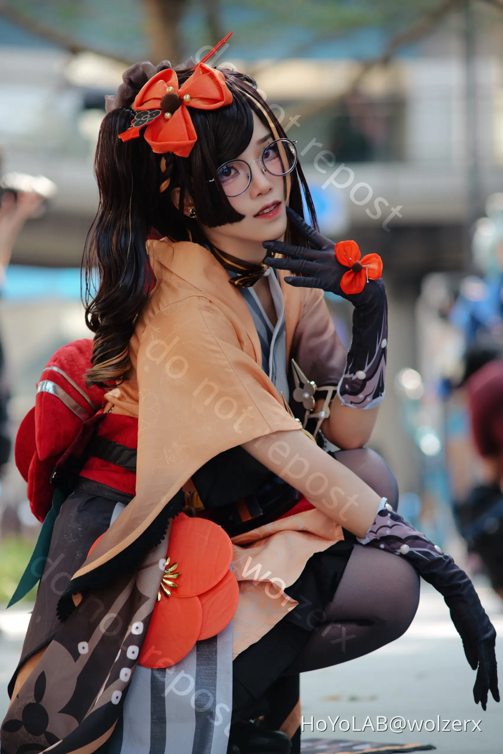 Chiori cosplay: Japan Expo! Genshin Impact | HoYoLAB