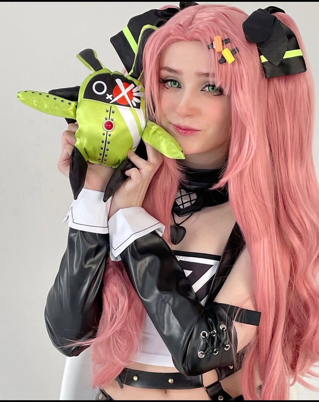 Nicole Cosplay [Cosplayer: Laya] Zenless Zone Zero | HoYoLAB
