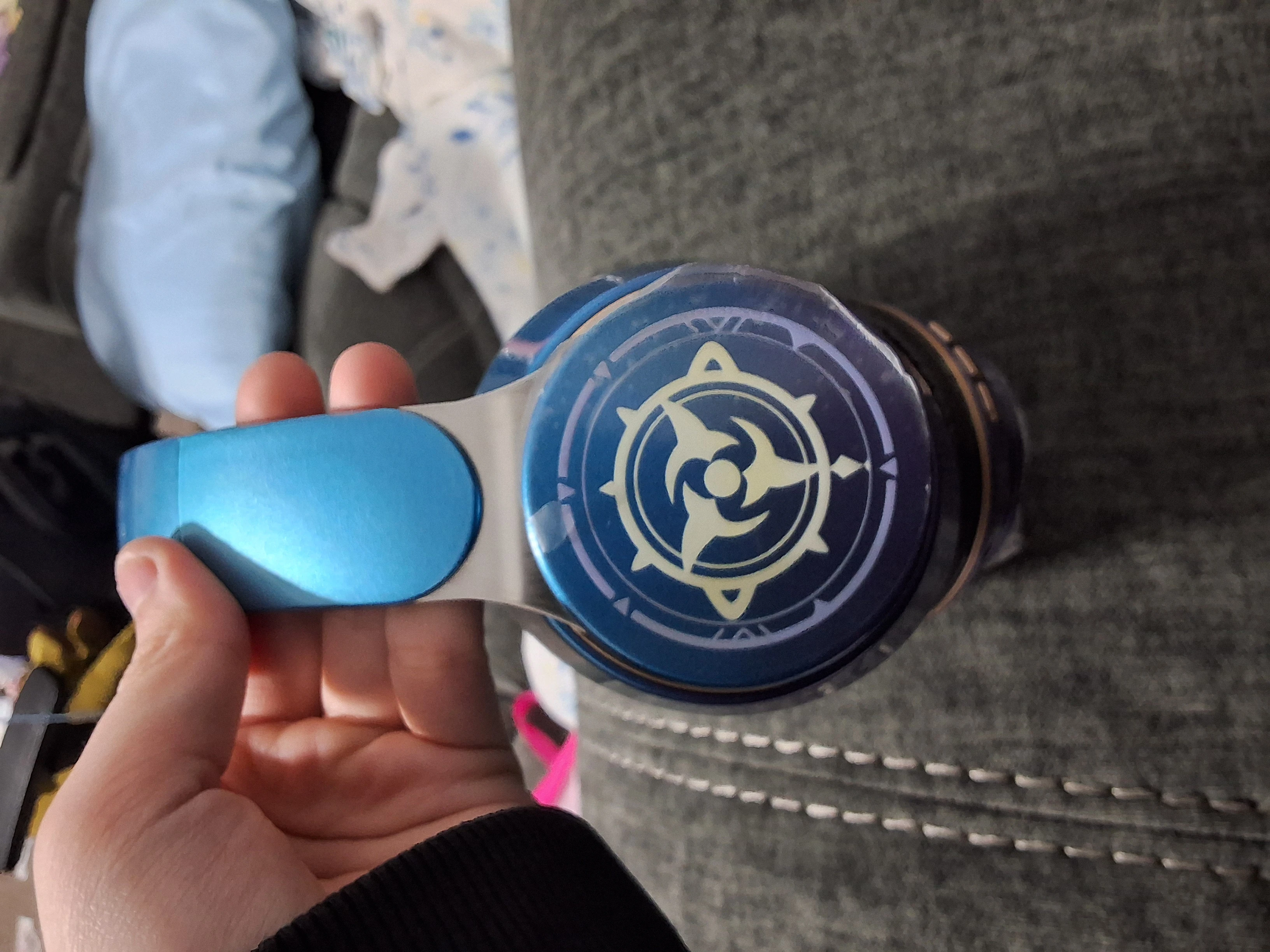 I got Wanderer headphones + a capitano cat keychain :] Genshin Impact ...