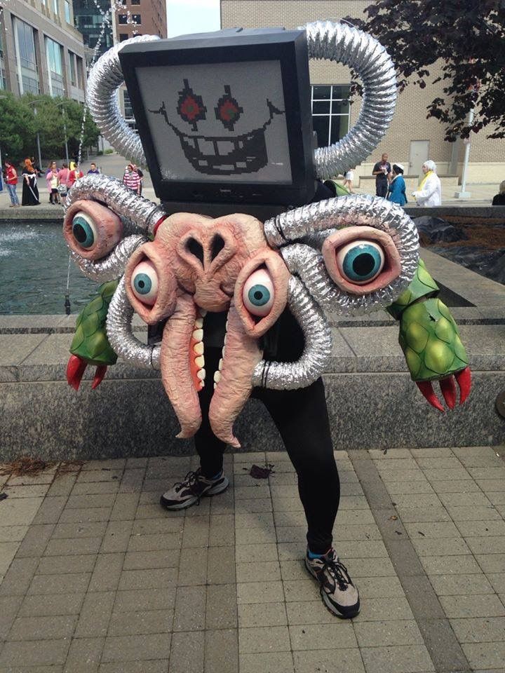 Photoshop/Omega Flowey cosplay I found of Pinterest- | HoYoLAB