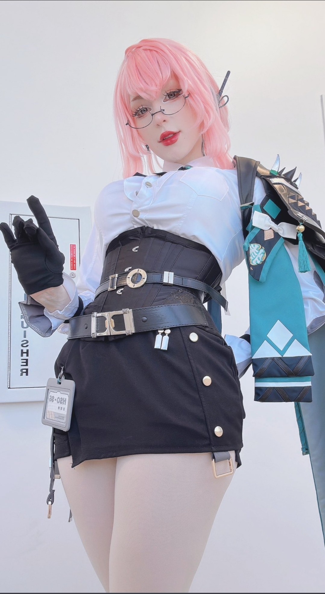 Yanagi Cosplay [Cosplayer: Petra] Zenless Zone Zero | HoYoLAB