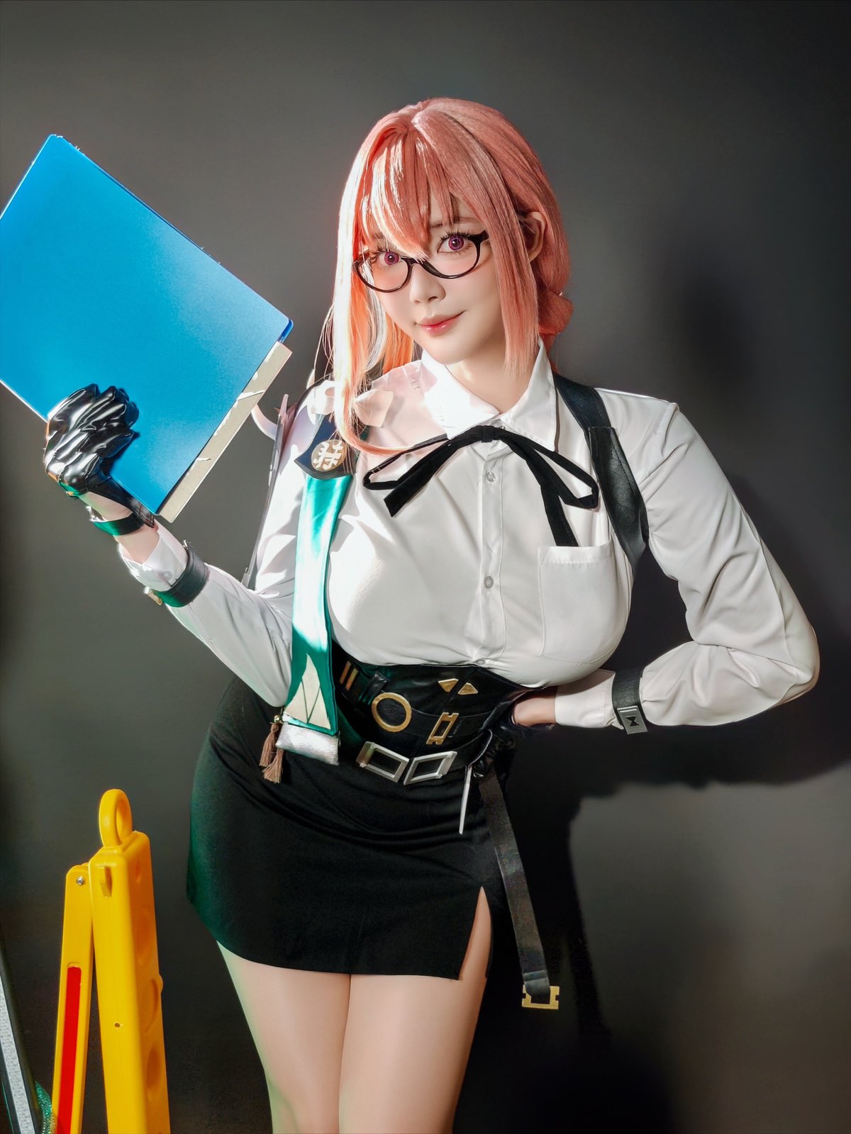 Yanagi Cosplay (by YingTze) Zenless Zone Zero | HoYoLAB