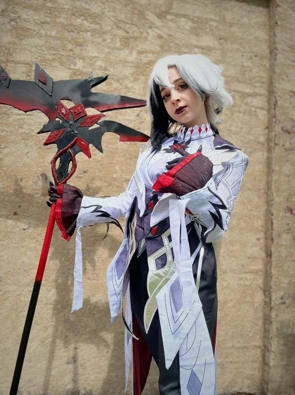 Arlecchino cosplay🖤 Genshin Impact | HoYoLAB