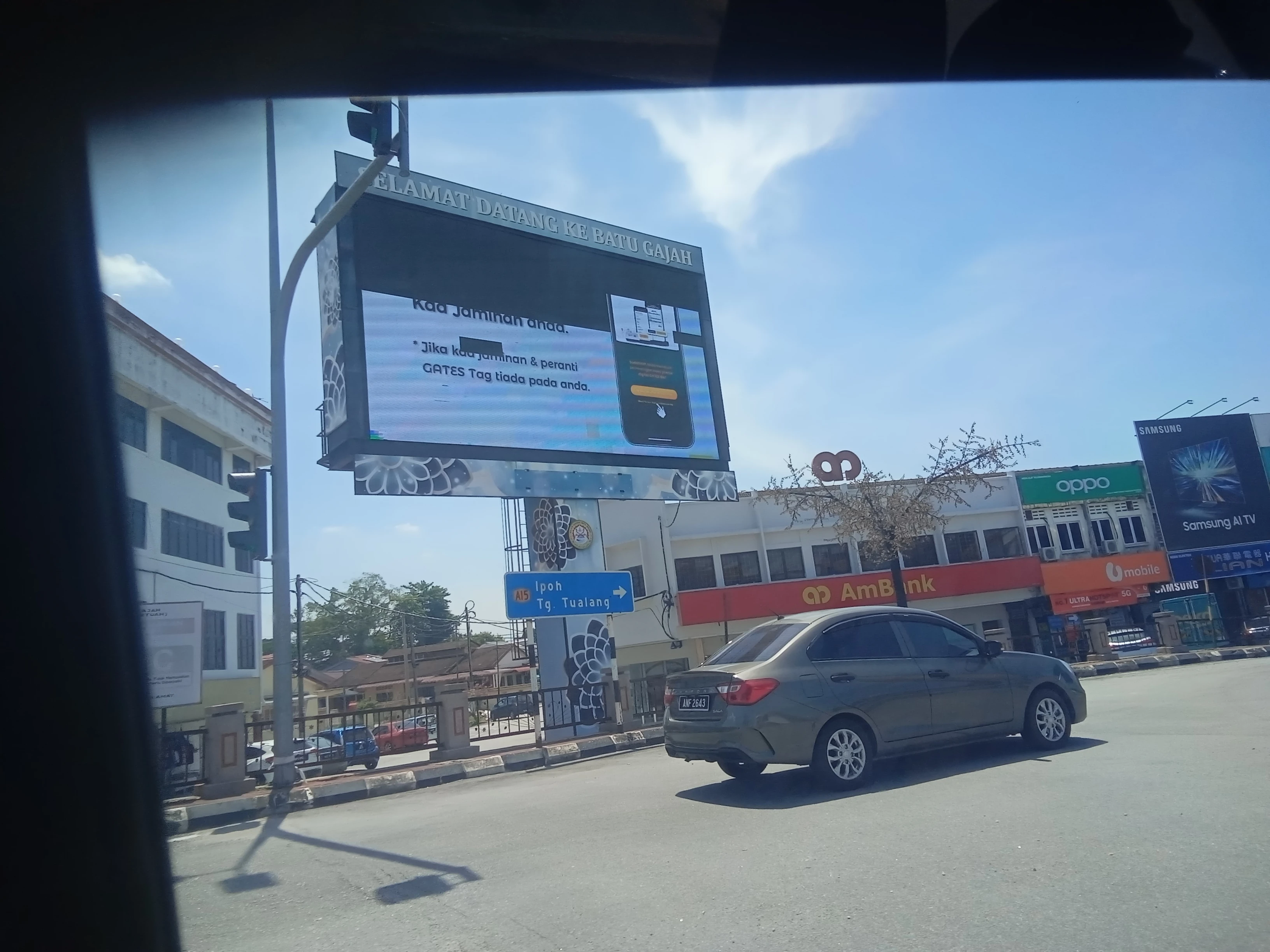 Miku is trying to reach me?! Kitto todoku hazu looking ahh | HoYoLAB