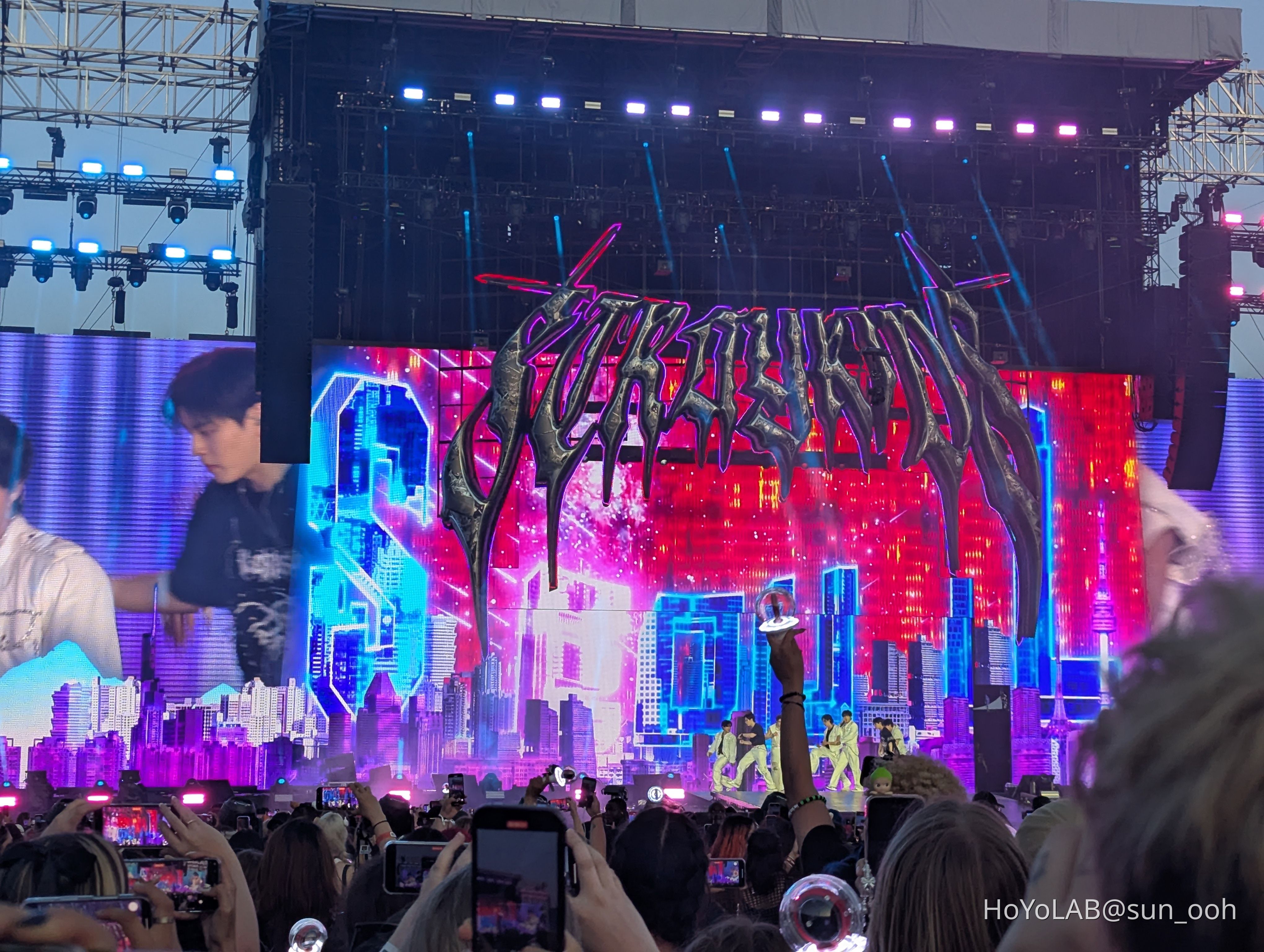 skz dominate toronto concert pics!! | HoYoLAB