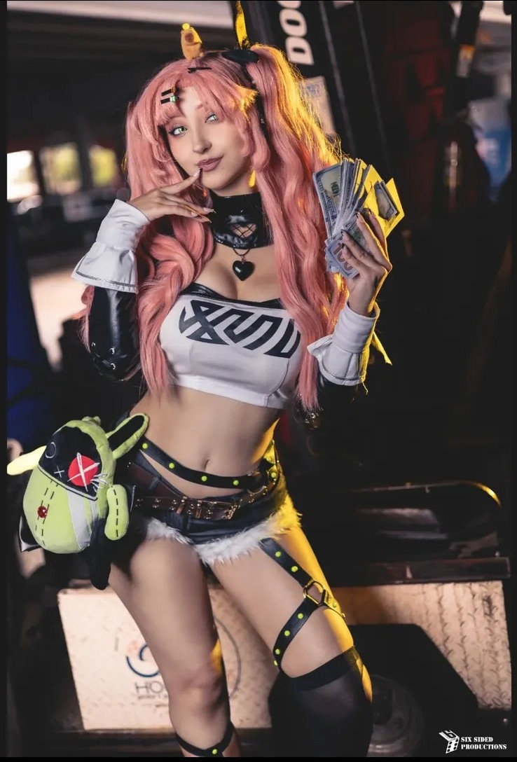 Nicole Cosplay [Cosplayer: Charming Kitsune] Zenless Zone Zero | HoYoLAB